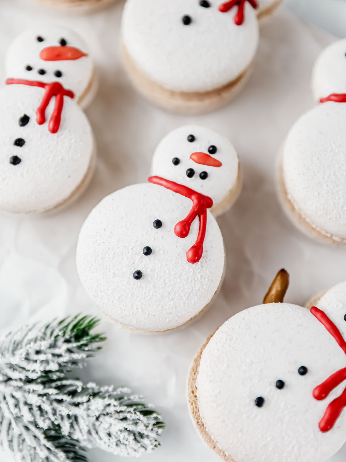 Snowman Macarons - Everything Marina